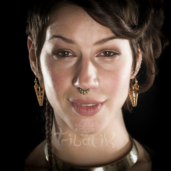 Skull Candy septum ring for pierced nose - Tribal brass | Tribalik